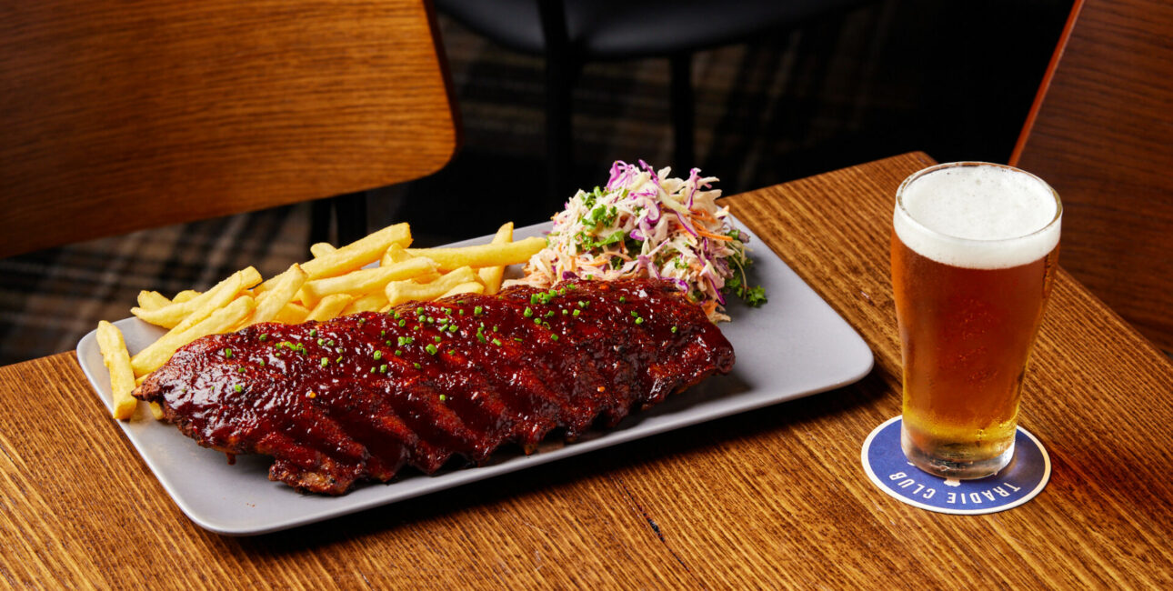 Eat & Drink | Sundowner Hotel, Caboolture